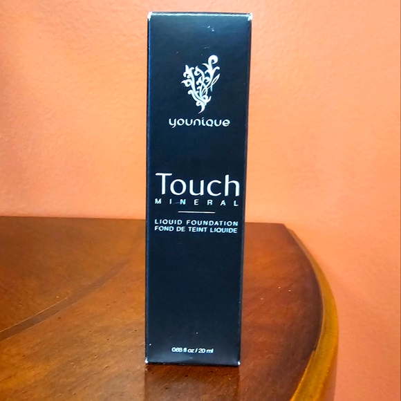 Younique | Makeup | Ounique Touch Mineral Liquid Foundation Organza ...